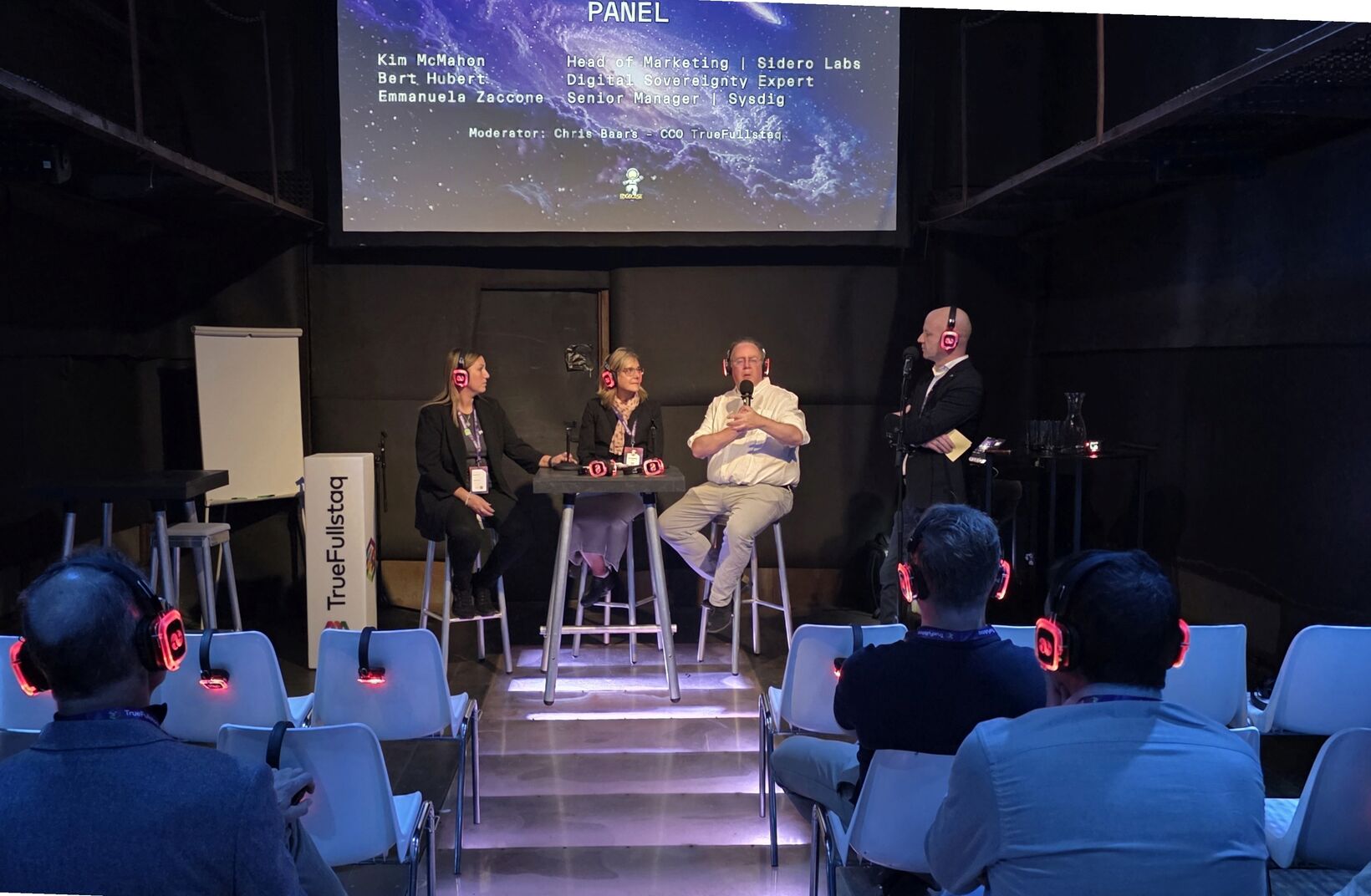 Silent breakout sessions at True Fullstack Edgecase conference